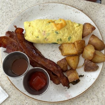 AZURE - Updated July 2025 - 2193 Photos & 793 Reviews - 2259 Kalakaua ...