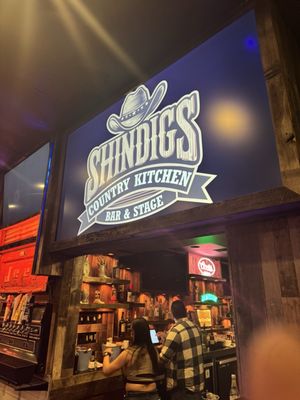 SHINDIGS COUNTRY KITCHEN BAR & STAGE - Updated May 2025 - 98 Photos ...