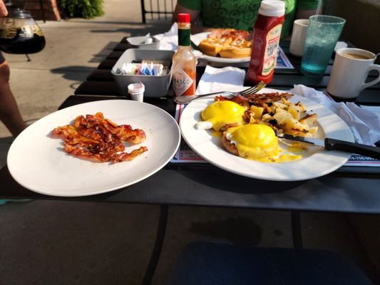 REDWOOD DINER - Updated August 2025 - 53 Photos & 62 Reviews - 2688 ...