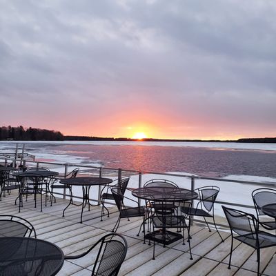 BAR-B’S SUNSET BAY GRILL - Updated October 2025 - 21 Photos - 1135 ...