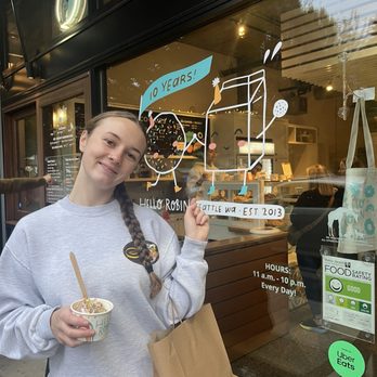 HELLO ROBIN - Updated April 2025 - 1181 Photos & 848 Reviews - 522 19th ...