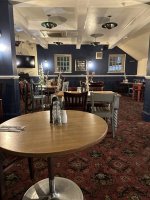 FOX CONNAUGHT - Updated October 2025 - 29 Photos & 27 Reviews - Lynx ...