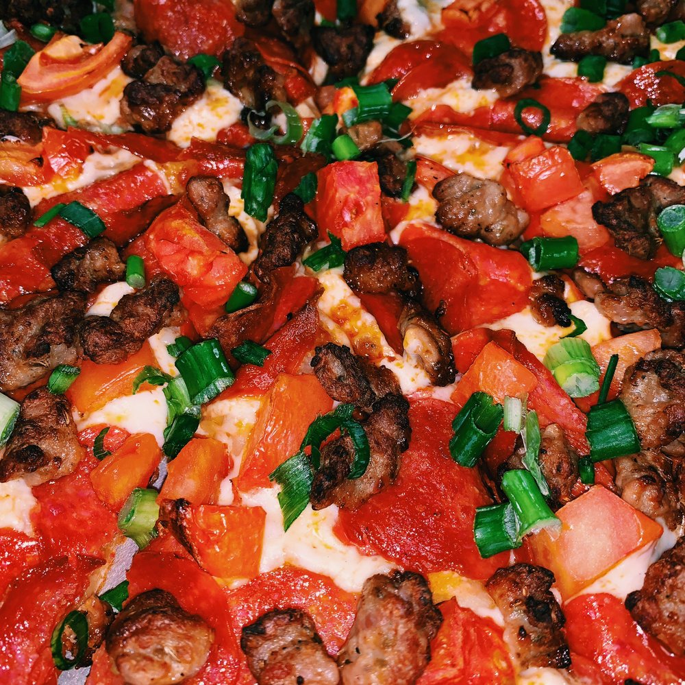 ROUND TABLE PIZZA - Updated May 2025 - 98 Photos & 202 Reviews - 2615 ...