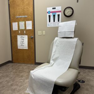 DERMATOLOGY ASSOCIATES - Updated August 2025 - 56 Reviews - 931 E 86th ...