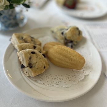 EDGEWORTH CLUB - Updated January 2026 - 18 Photos - 511 East Dr ...