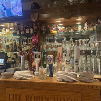 ROBIN HOOD BRITISH PUB - Updated March 2025 - 386 Photos & 652 Reviews ...