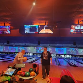 BOWLERO CHRISTOWN - Updated November 2025 - 131 Photos & 145 Reviews ...