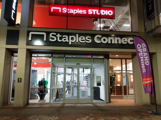 STAPLES - Updated December 2025 - 21 Photos & 32 Reviews - 1 Washington ...