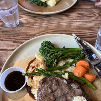 TAPS PUBLIC HOUSE - Updated January 2025 - 84 Photos & 38 Reviews ...