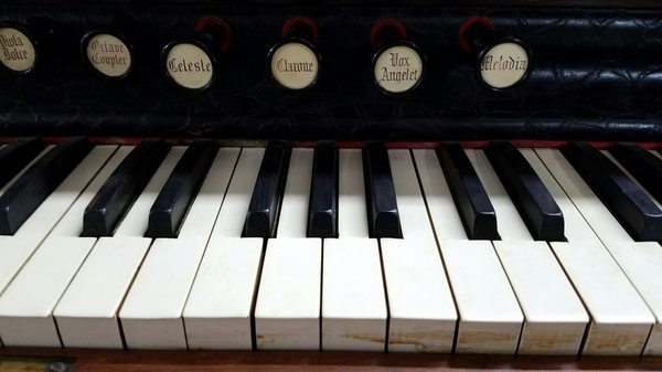 5 POINTS FURNITURE & AUCTION - Updated July 2025 - 10 Photos & 14 ...