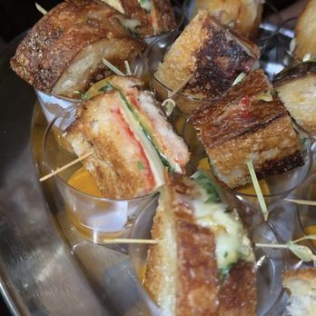 HUBBARD INN - Updated June 2025 - 528 Photos & 282 Reviews - 110 W ...