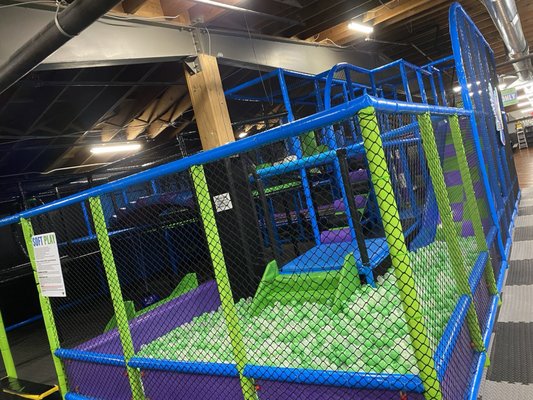 FLY HIGH TRAMPOLINE PARK - Updated October 2025 - 37 Photos & 40 ...