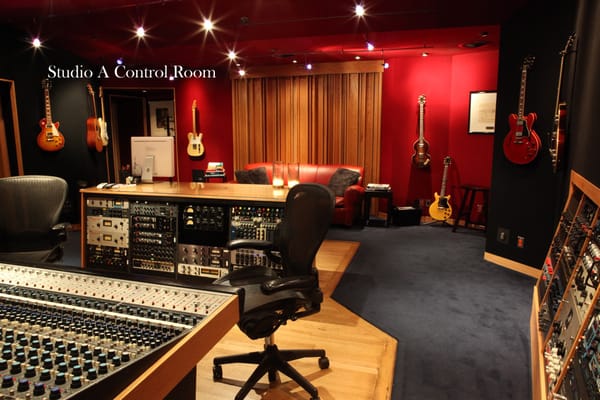 BLACKBIRD STUDIO - Updated December 2025 - 21 Photos - 2806 Azalea Pl ...