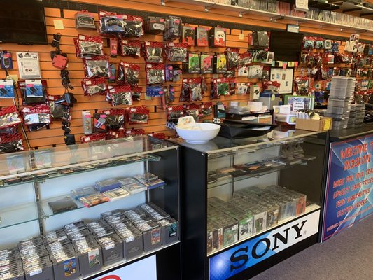 OLDSKOOL VIDEO GAMES AND MORE - Updated October 2025 - 14 Photos & 14 ...