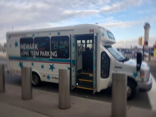 NEWARK AIRPORT LONG TERM PARKING - 48 Photos & 496 Reviews - 422 ...