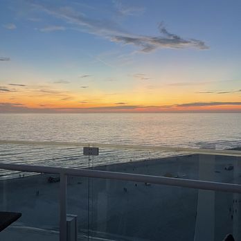 LEVEL 11 ROOFTOP BAR & LOUNGE - 368 Photos & 176 Reviews - 5250 Gulf ...