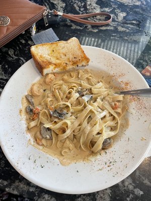 LAZY GATOR - Updated September 2025 - 143 Photos & 217 Reviews - 6103 ...