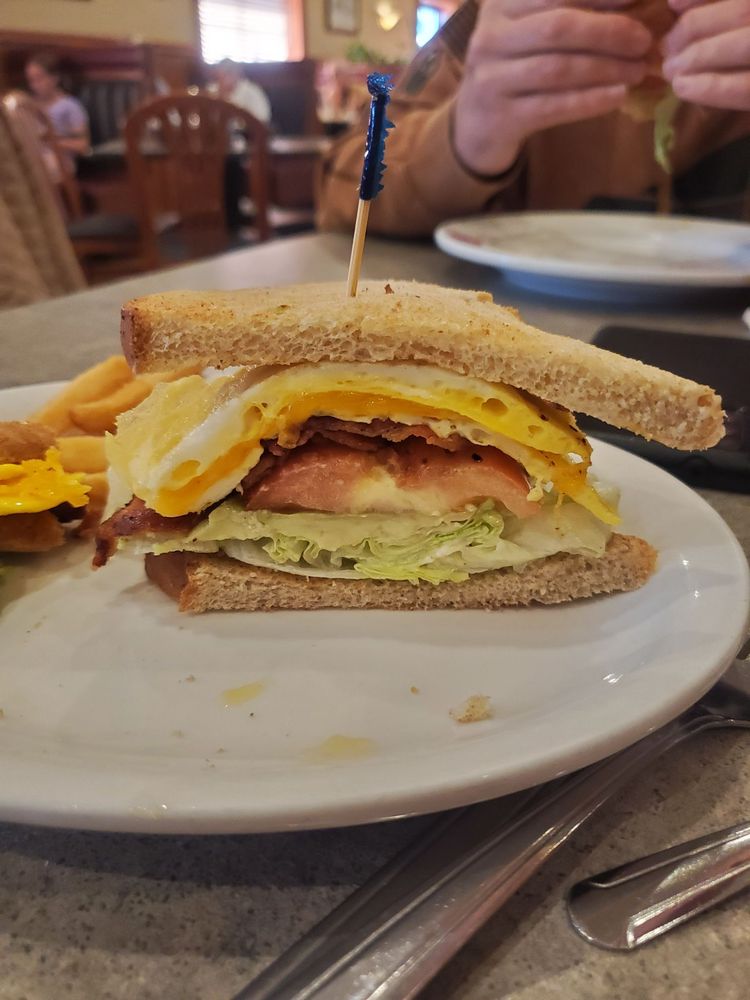 BRASS EAGLE INN - Updated December 2025 - 51 Photos & 79 Reviews - 5725 ...