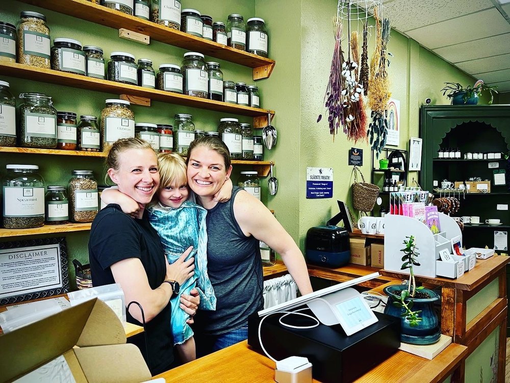 DRAGON ROOTS TEA SHOPPE & HERBAL SUPPLY - Updated August 2024 - 517 Big ...