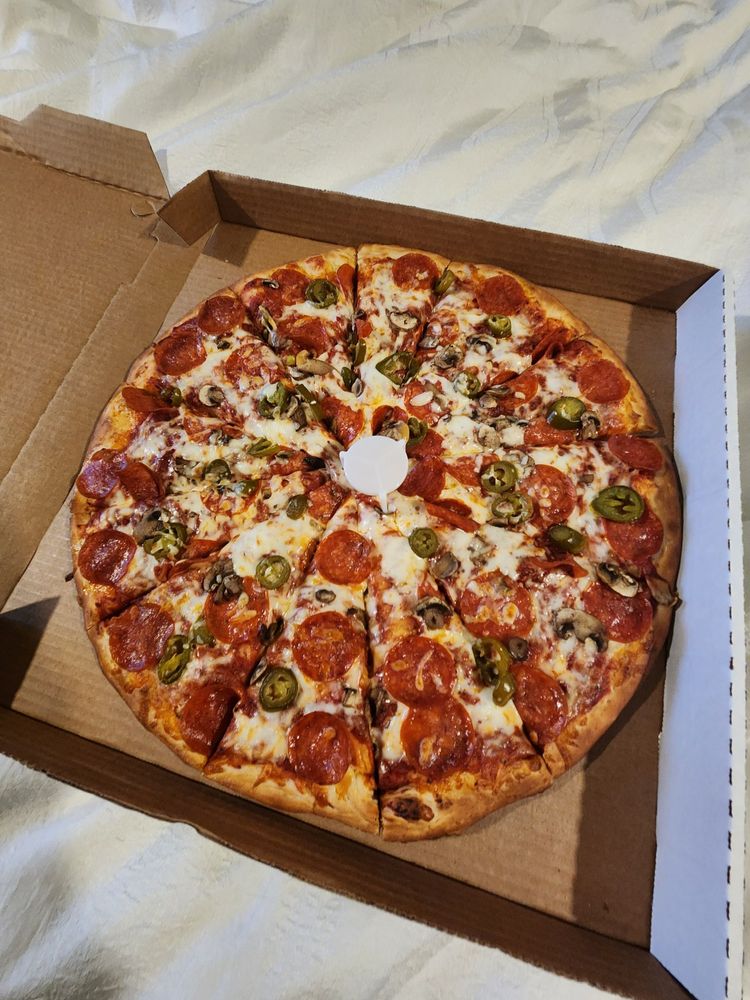 LOTSA MOTSA PIZZA - Updated July 2024 - 60 Photos & 177 Reviews - 164 E ...