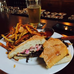 ME & BILLY - 148 Photos & 305 Reviews - 200 W 3rd St, Davenport, IA - Yelp