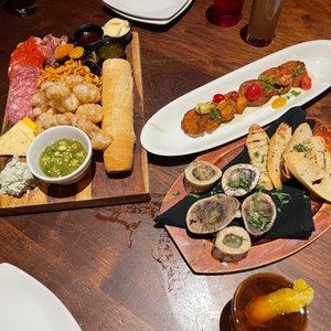 THE SHADY LADY SALOON - 1337 Photos & 1642 Reviews - 1409 R St ...