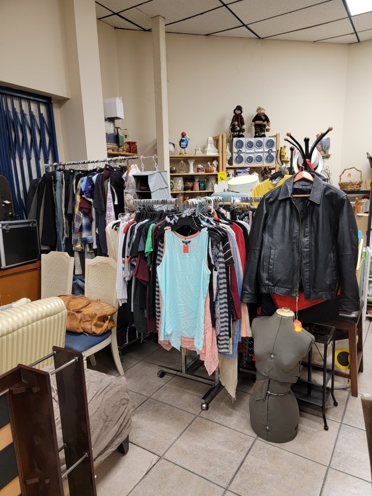 NIFTY THRIFTY THRIFT STORE - Updated October 2025 - 11 Photos - 120 ...