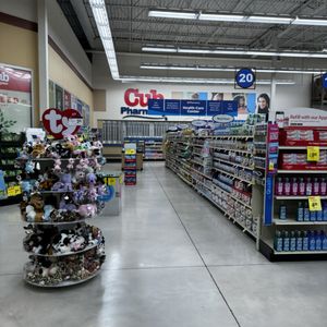 LLOYDS PHARMACY - Updated January 2026 - 14 Photos & 11 Reviews - 720 ...