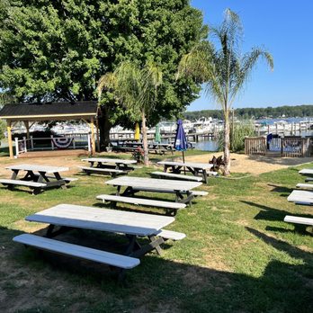 UNWINED ON THE WATER - Updated May 2024 - 24 Photos & 35 Reviews - 285 ...