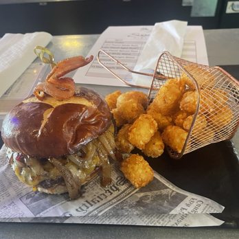 THE 301 - Updated July 2025 - 64 Photos & 51 Reviews - 301 Circle Park ...