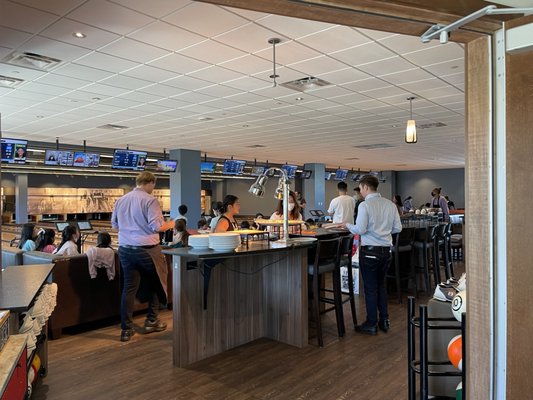 PINSTRIPES - 1208 Photos & 615 Reviews - 36 Hillsdale Mall, San Mateo ...