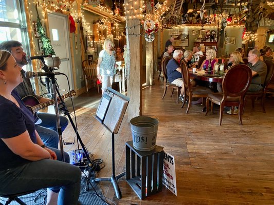 WAKEMAN ELEVATOR CRAFT BEER & WINE BARN - Updated December 2025 - 58 ...