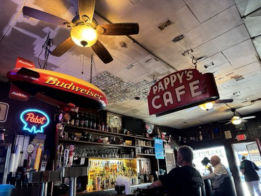 PAPPY’S PLACE - Updated December 2025 - 68 Photos & 61 Reviews - 943 N ...
