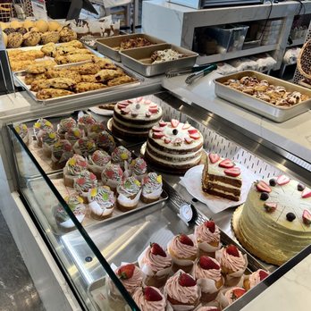 HI BAKERY - Updated October 2024 - 323 Photos & 110 Reviews - 2037 E ...