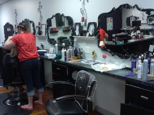 VISIONS HAIR & NAIL STUDIO - Updated August 2025 - 2520 E High St ...