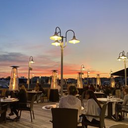 SALT ON THE WATER - Updated June 2025 - 880 Photos & 688 Reviews - 3100 ...