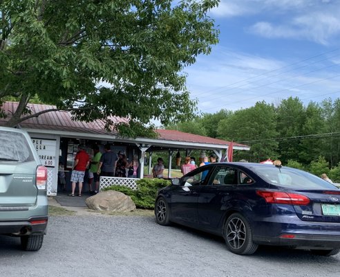 DEVYNS CREEMEE STAND - Updated June 2025 - 30 Photos & 17 Reviews - 752 ...