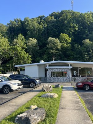 SUR 81 - Updated October 2025 - 125 Photos & 82 Reviews - 1050 VA-16 ...