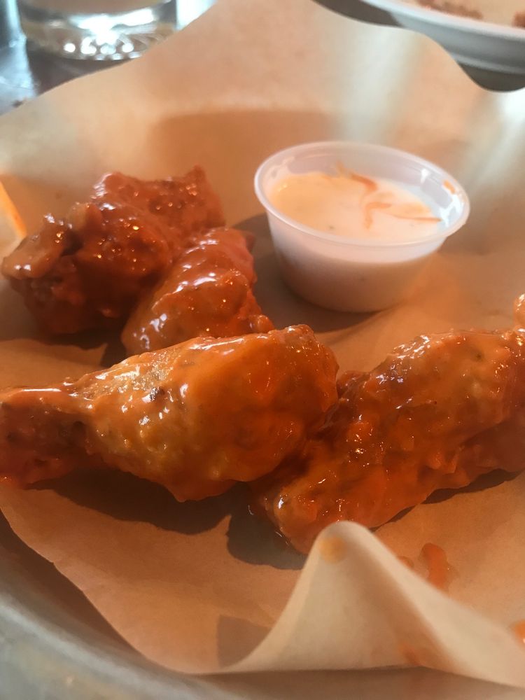 HOOTERS - Updated July 2025 - 75 Photos & 136 Reviews - 10620 Metcalf ...