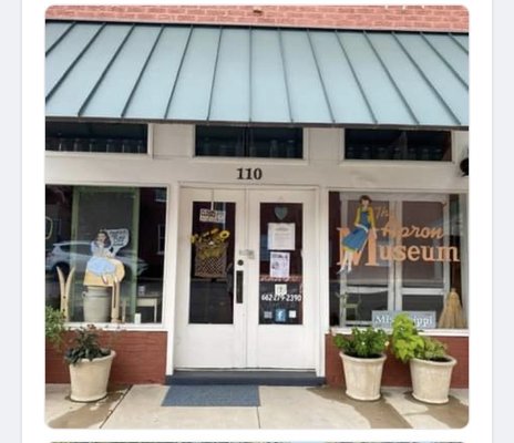 THE APRON MUSEUM - Updated September 2025 - 110 W Eastport St, Luka ...