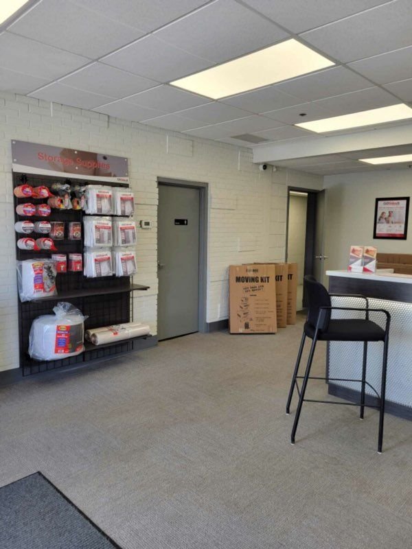 GO STORE IT SELF STORAGE - Updated October 2025 - Request a Quote - 15 Photos - 7 Sperti Dr ...