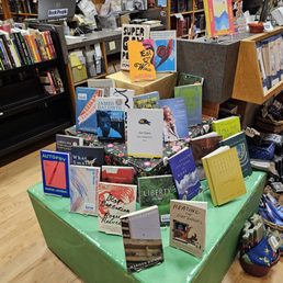 BOOKPEOPLE - Updated October 2025 - 486 Photos & 600 Reviews - 603 N ...