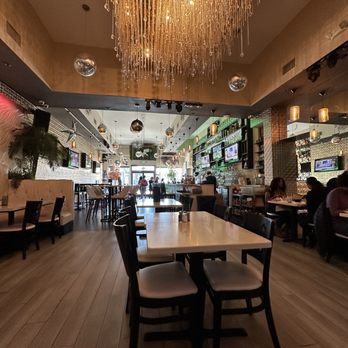 MARTIN’S COCINA Y CANTINA - Updated June 2025 - 1150 Photos & 927 Reviews - 162 N La Brea Ave ...