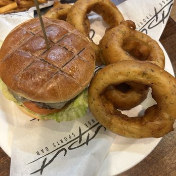 OUTPUT LOUNGE & SPORTS BAR - Updated July 2025 - 304 Photos & 509 ...