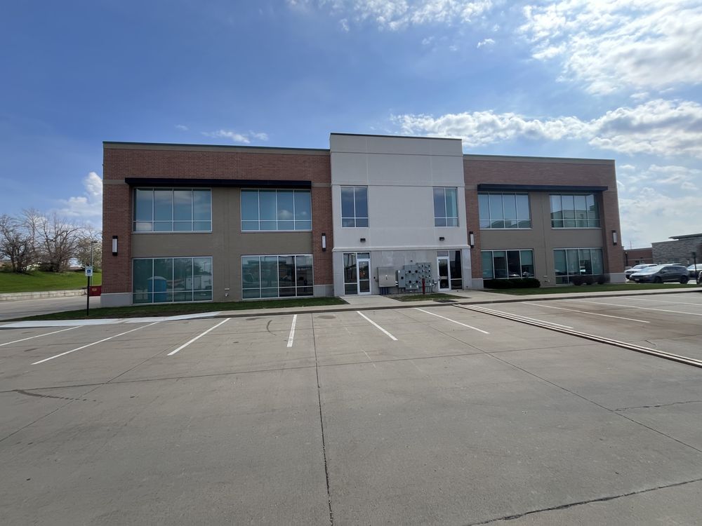 HY-VEE HEALTH EXEMPLAR CARE - Updated December 2025 - 3900 Fountains ...