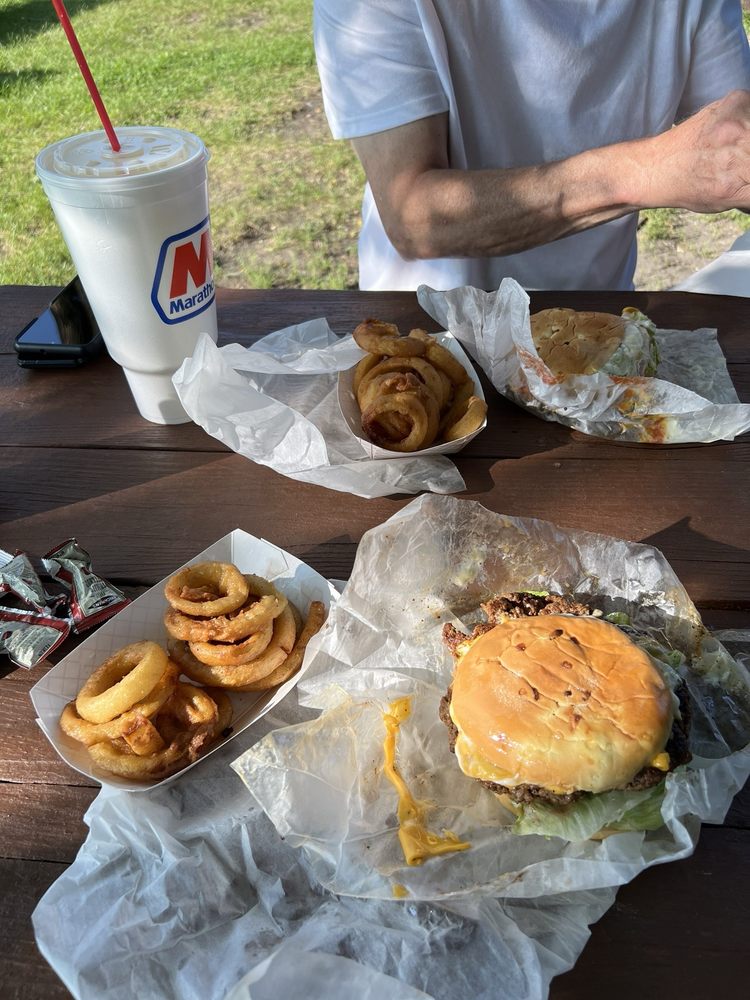 FIGGS FAST FOOD - Updated September 2025 - 559 Hamblin Ave W, Battle ...