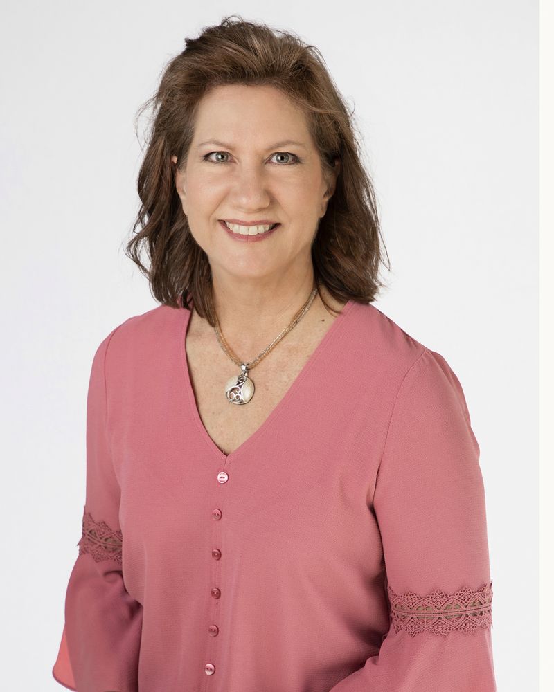 LISA CARLSON - REALTY ONE GROUP - Updated February 2025 - 600 Frazier ...