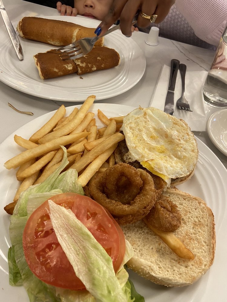 OASIS DINER RESTAURANT - 87 Photos & 196 Reviews - 2132 Flatbush Ave ...