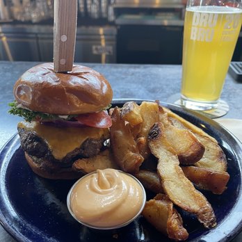 THE COMMONWEALTH - 230 Photos & 300 Reviews - 10 Pass Life Way ...