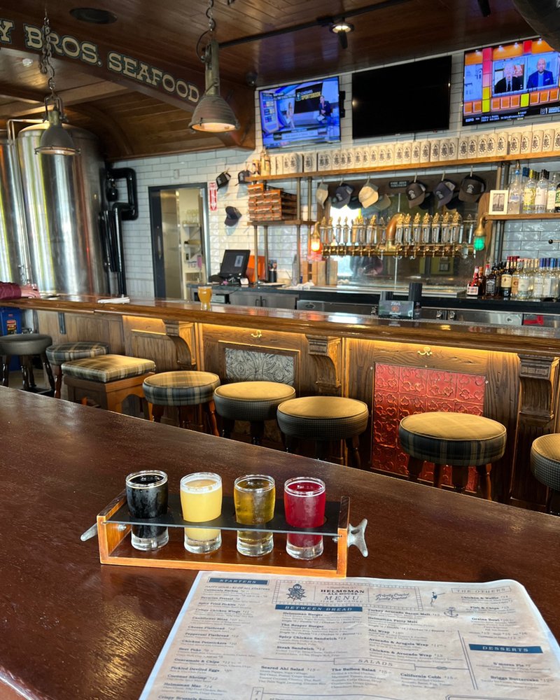 HELMSMAN ALE HOUSE - Updated December 2025 - 614 Photos & 676 Reviews ...